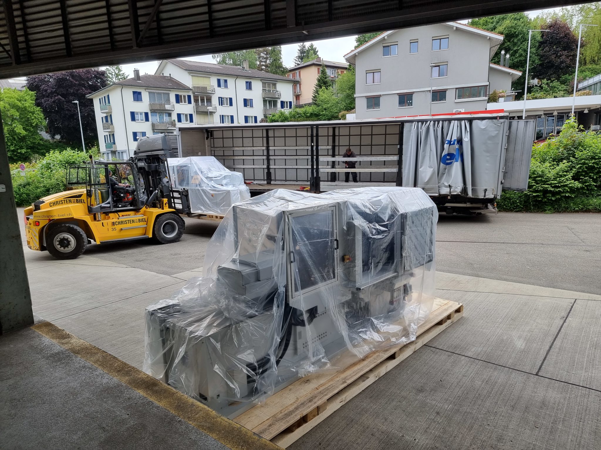 H&T Presspart Invest in new Injection Moulding Machines - H&T Presspart